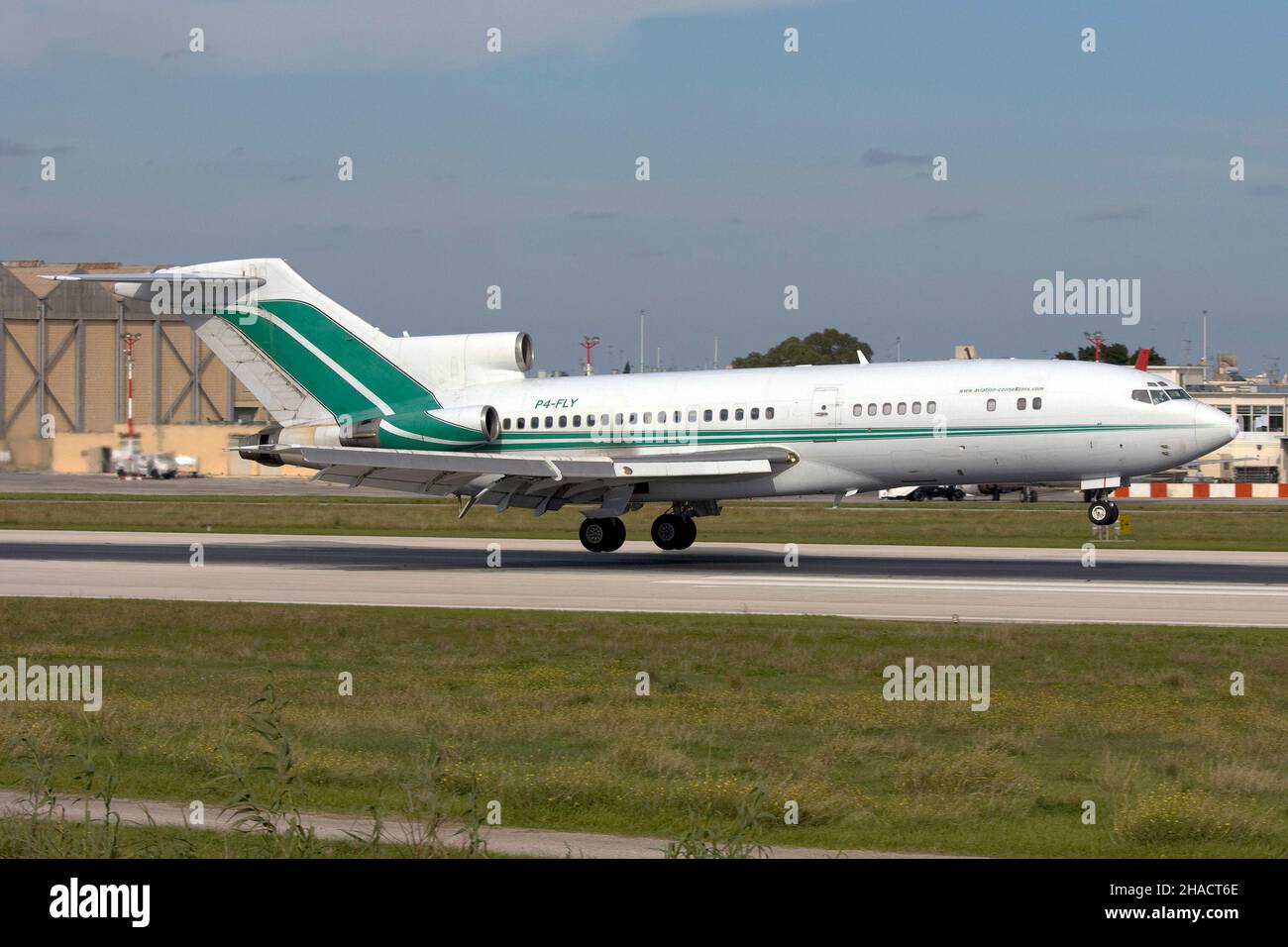 Boeing 727 airport hi-res stock photography and images - Alamy
