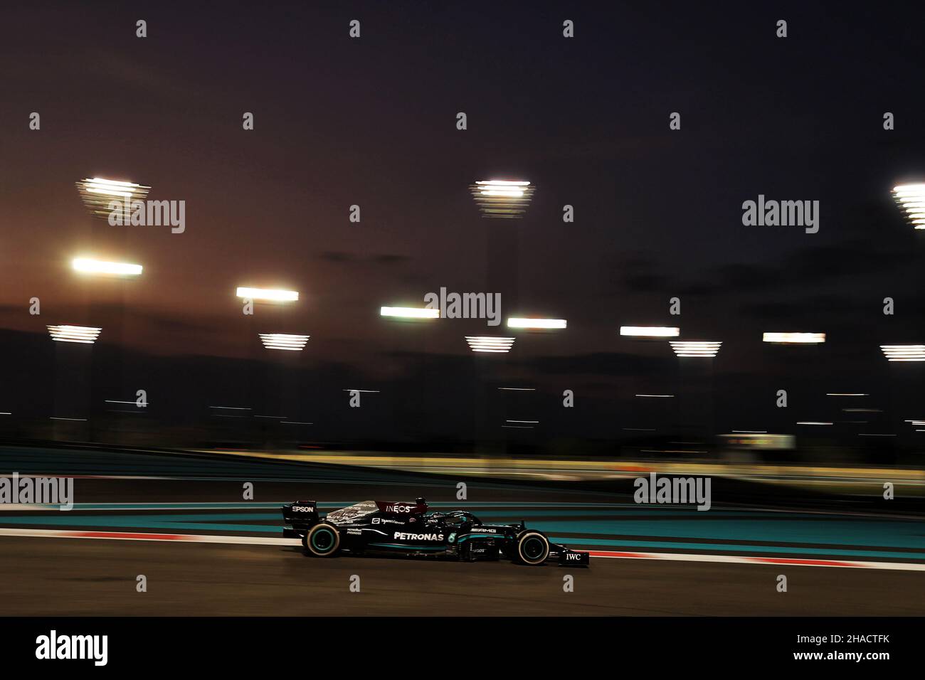 Lewis hamilton 2021 abu dhabi hi-res stock photography and images - Alamy