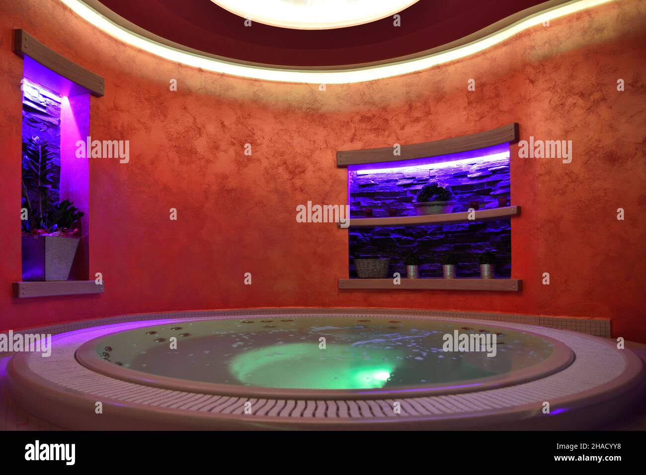 Whirlpool bath hi-res stock photography and images - Alamy