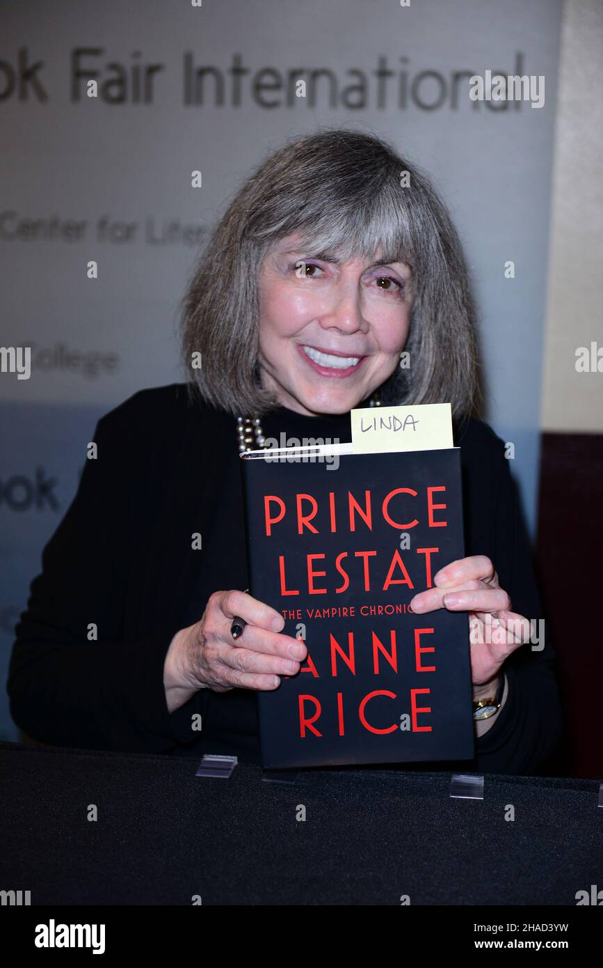 Miami, FL, USA. 17th Nov, 2021. Author Anne Rice discusses and signs ...