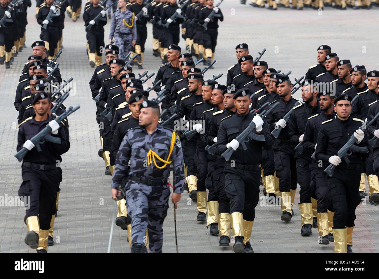 Members of the Palestinian security forces loyal to Hamas, take part in ...