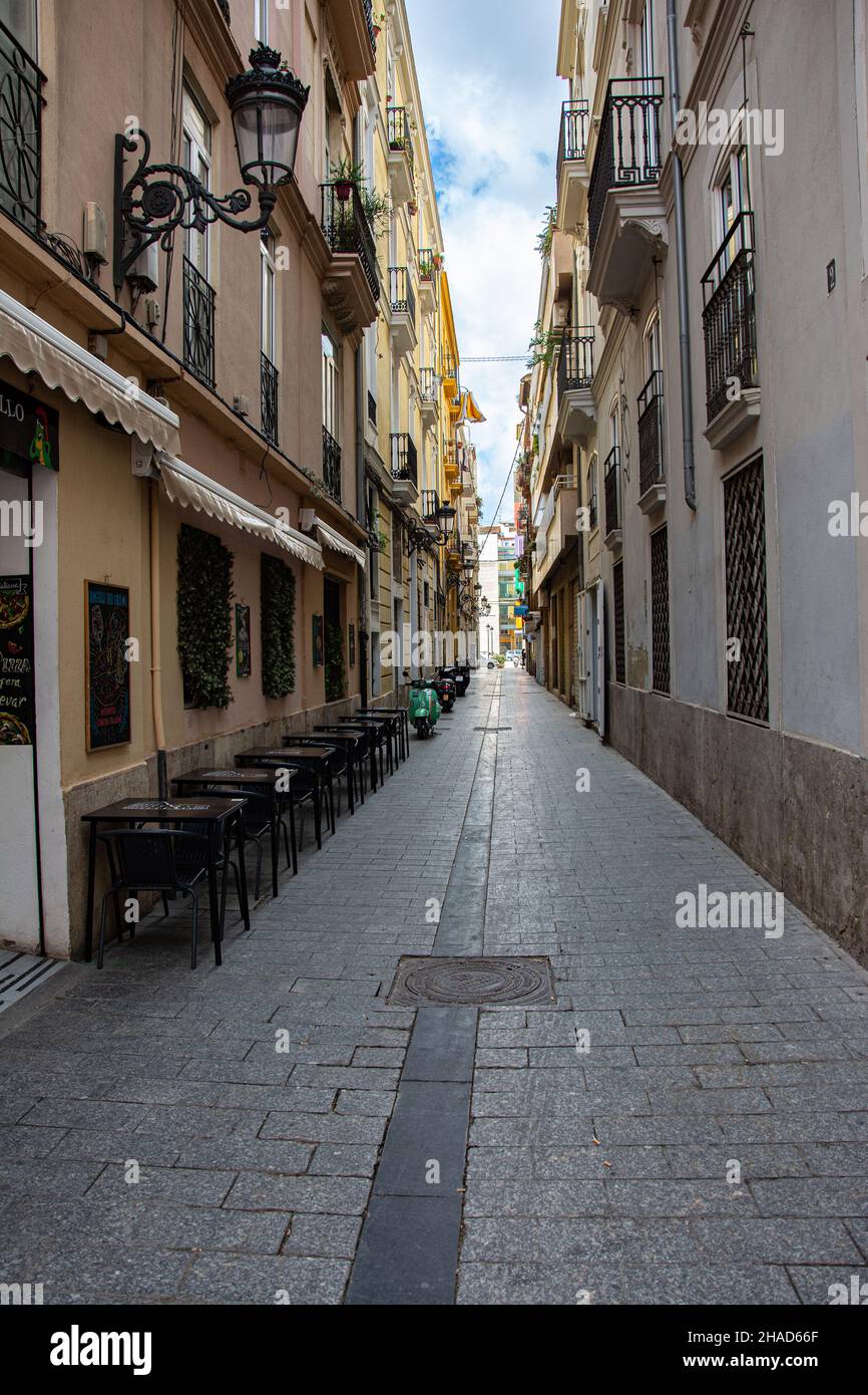 Valencia urban store hi-res stock photography and images - Alamy