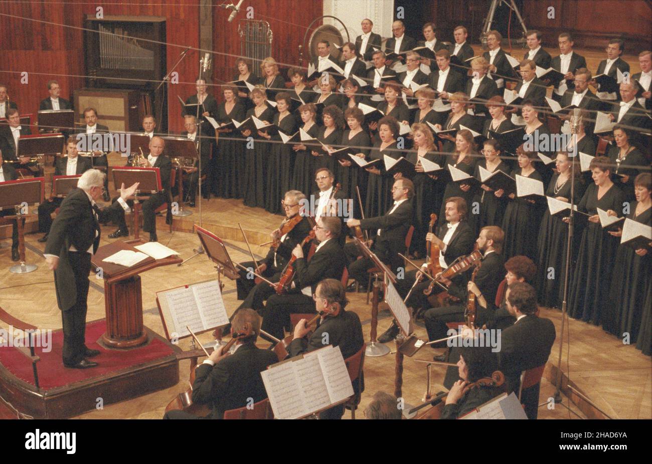 Warsaw philharmonic concert hall hi-res stock photography and images ...