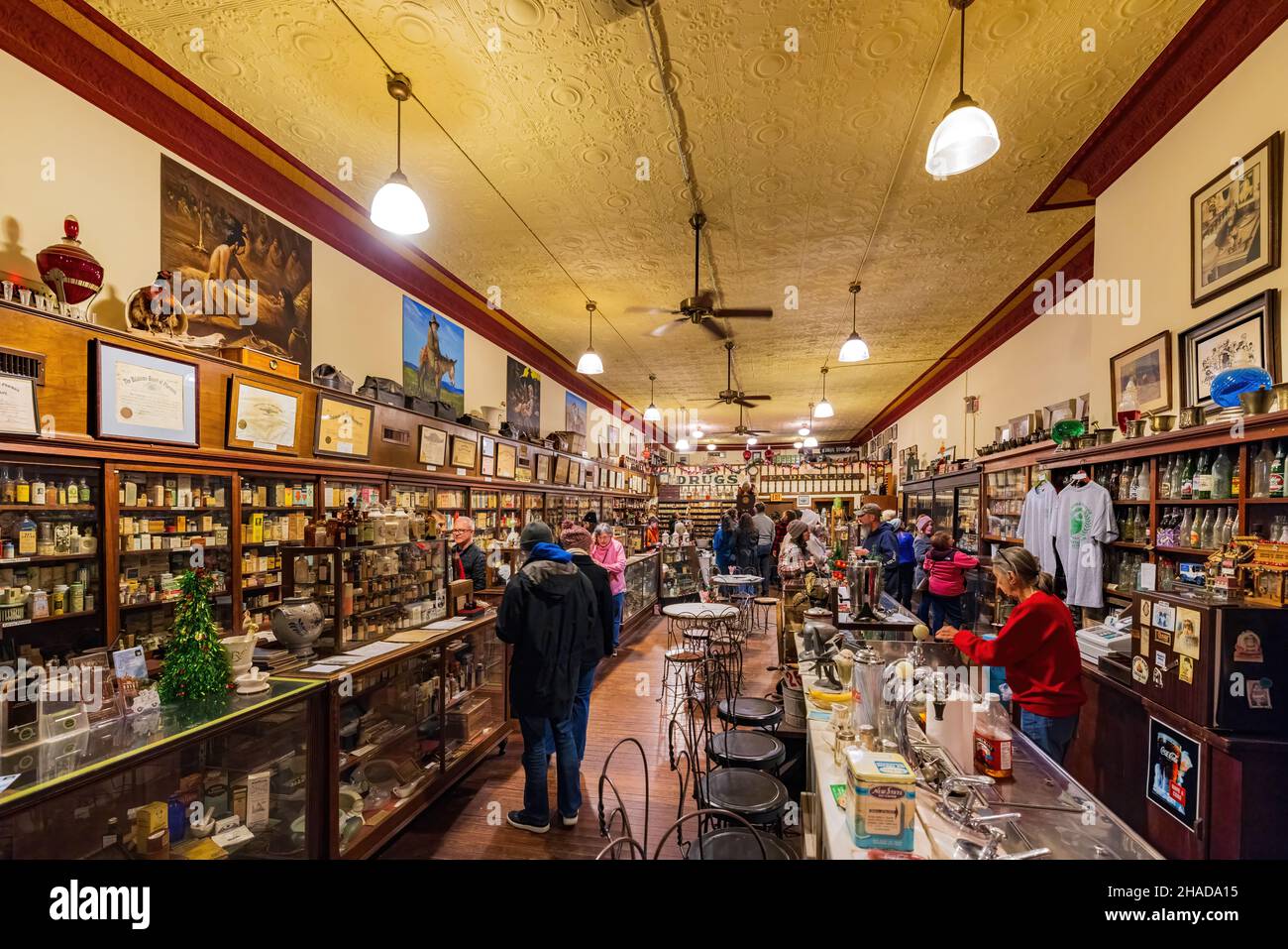 Guthrie, DEC 11 2021 - Night view of the Victorian Walk with people ...
