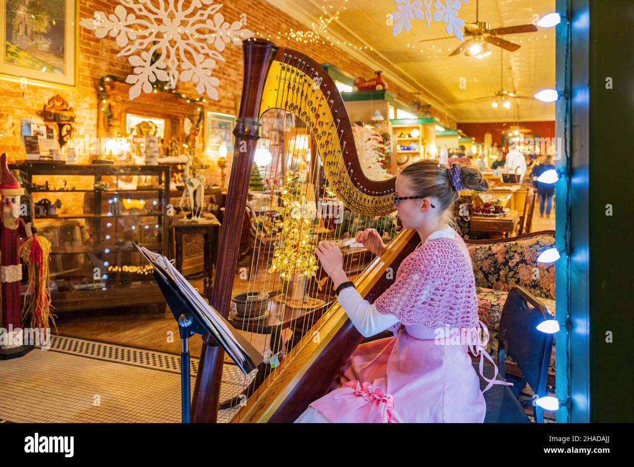 Guthrie, DEC 11 2021 - Night view of the Victorian Walk with a girl ...