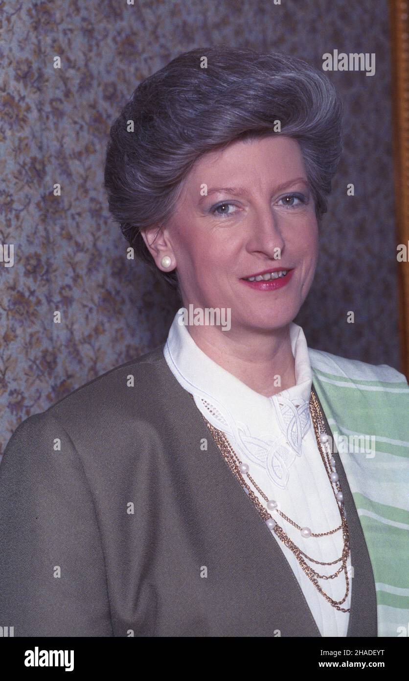 Warszawa 30.10.1992. Premier RP Hanna Suchocka. wb PAP/Teodor Walczak ...