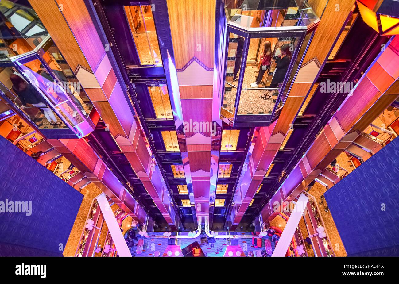 Cruise ship atrium hi-res stock photography and images - Alamy