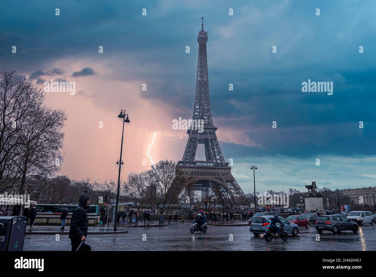 Rainy weather with wind and lightning near Eiffel tower Stock Photo - Alamy Rainy weather with wind and lightning near Eiffel tower Stock Photo - Alamy