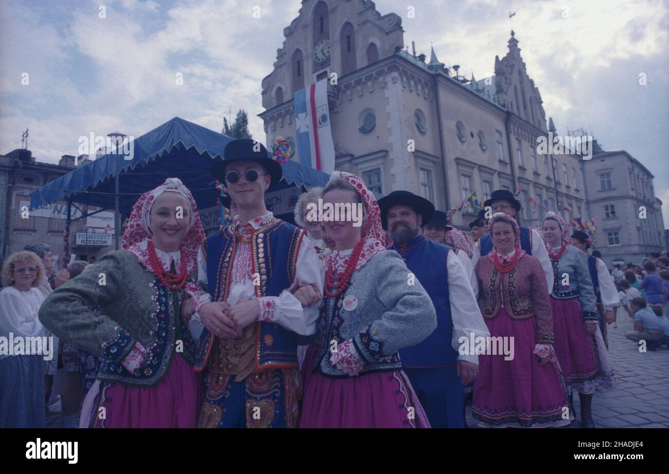 Rzeszowski stroj ludowy hi-res stock photography and images - Alamy