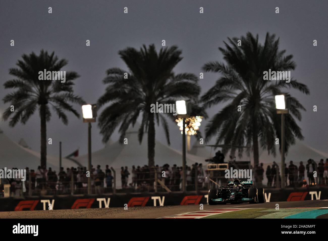 Abu dhabi f1 2021 lewis hamilton hi-res stock photography and images ...