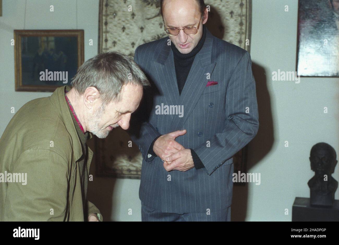 Warszawa 14.12.1993. Na planie serialu pt. M¹droœci ¿ydowskie, w re ...