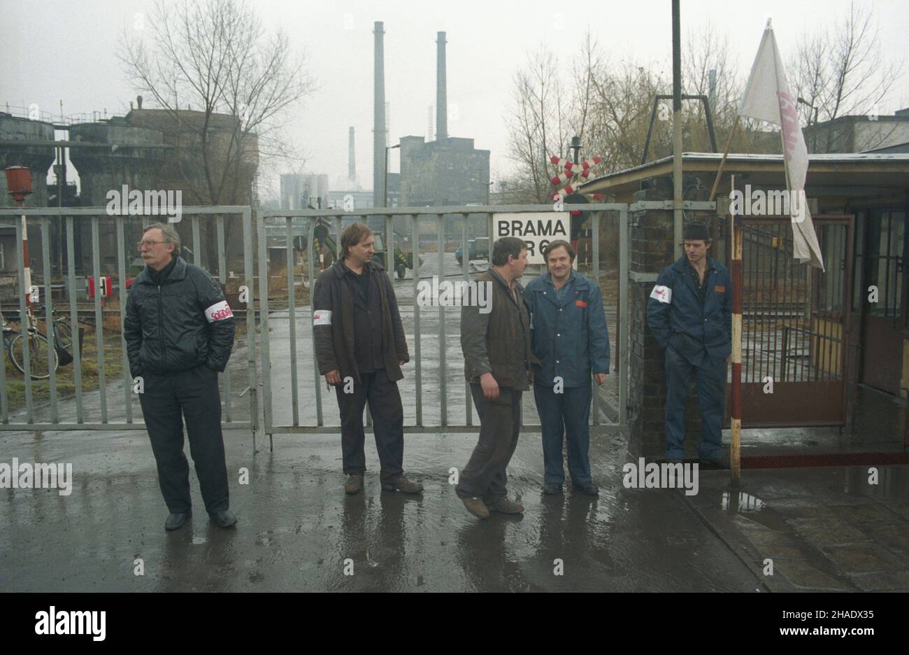 Kraków 08.03.1994. Strajk ostrzegawczy pracowników Huty im. Tadeusza ...