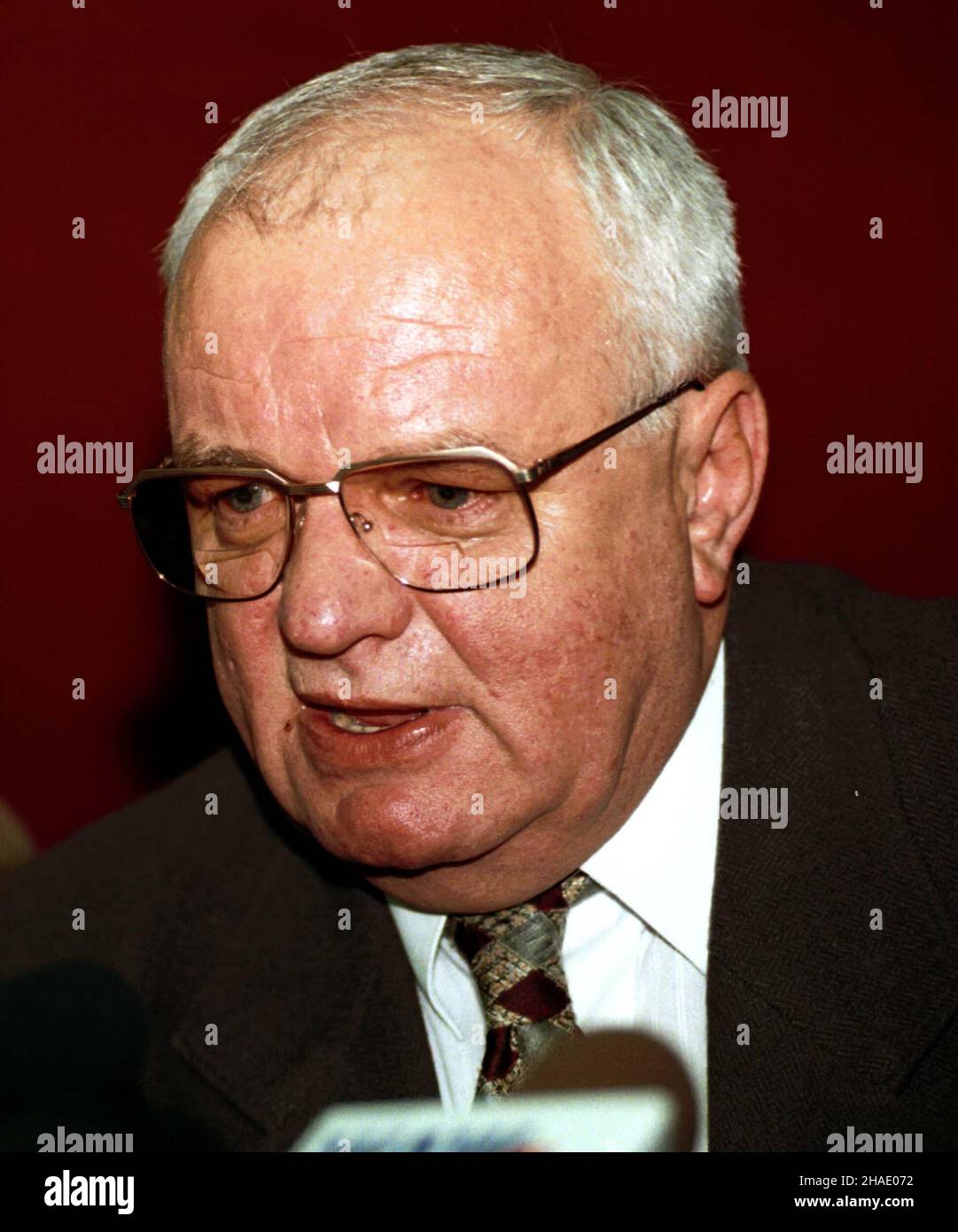 Warszawa, 28.03.1995. Sekretarz stanu w kancelarii prezydenta Andrzej Zakrzewski podczas ...