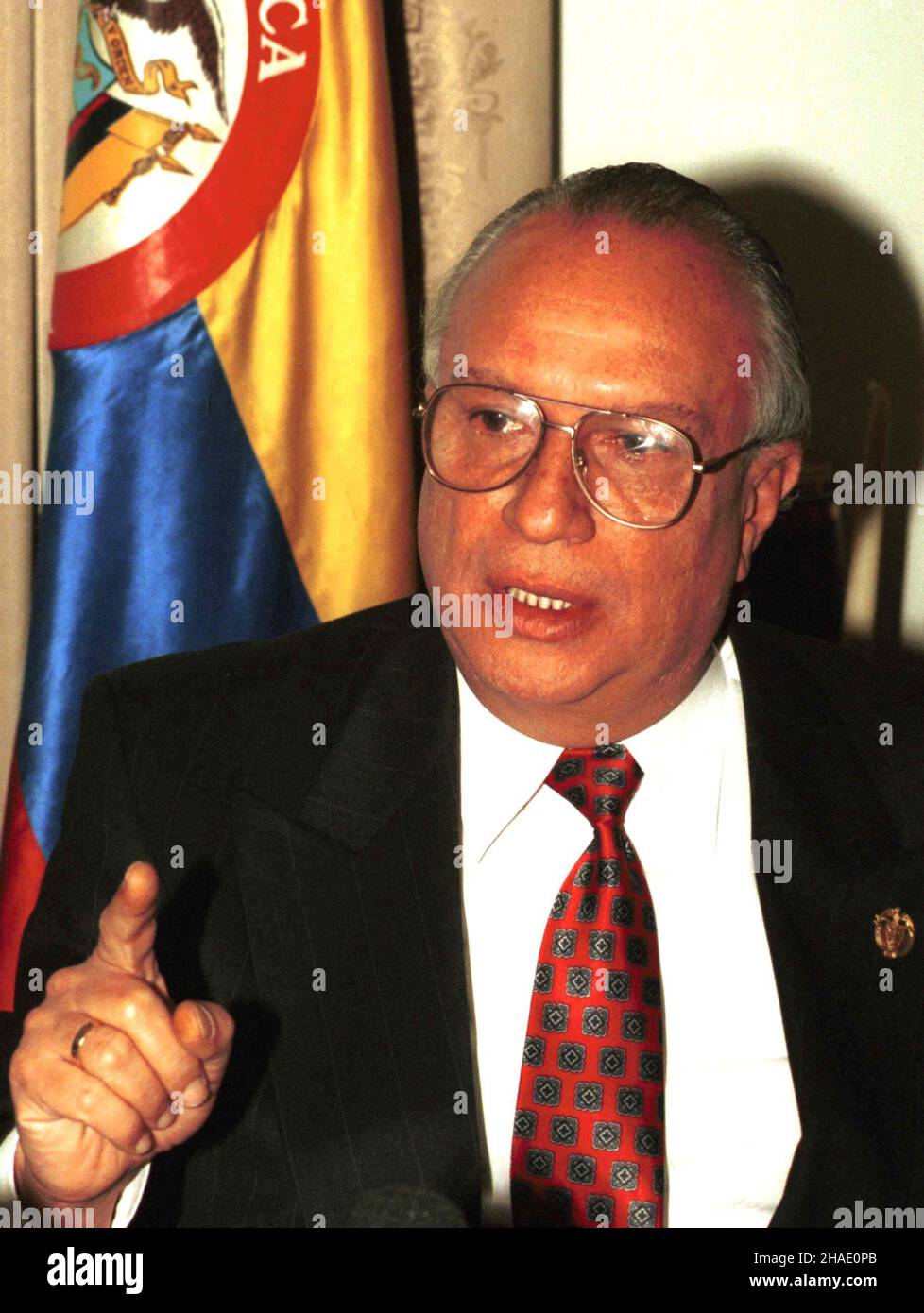 Warszawa, 24.05.1995. Ambasador Kolumbii w Polsce, Carlos Bula Camacho ...