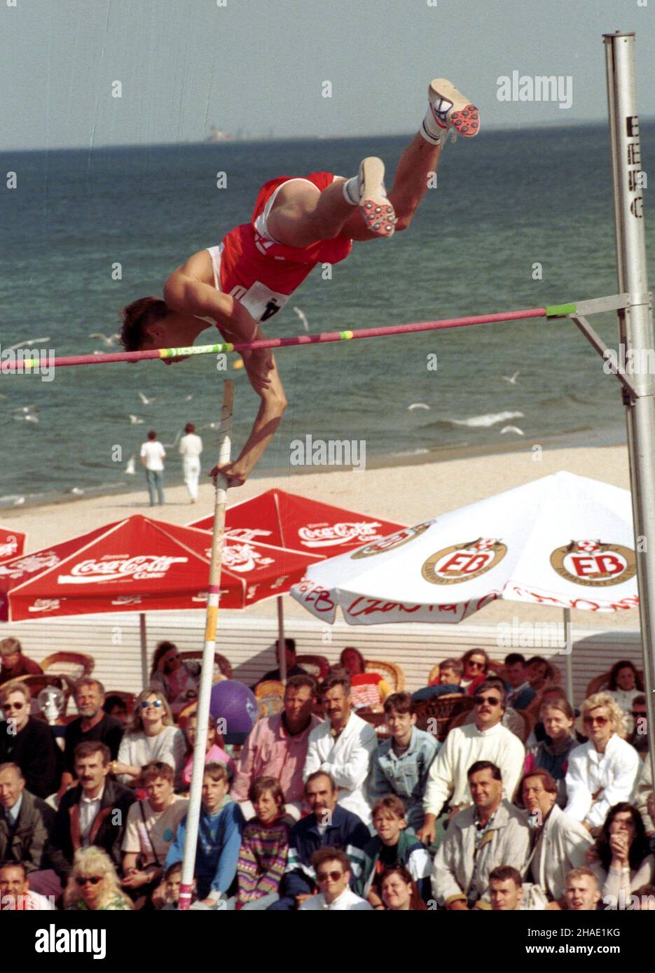Sopot, 01.07.1995. Polak Adam Kolasa podczas konkursu skoku o tyczce na ...