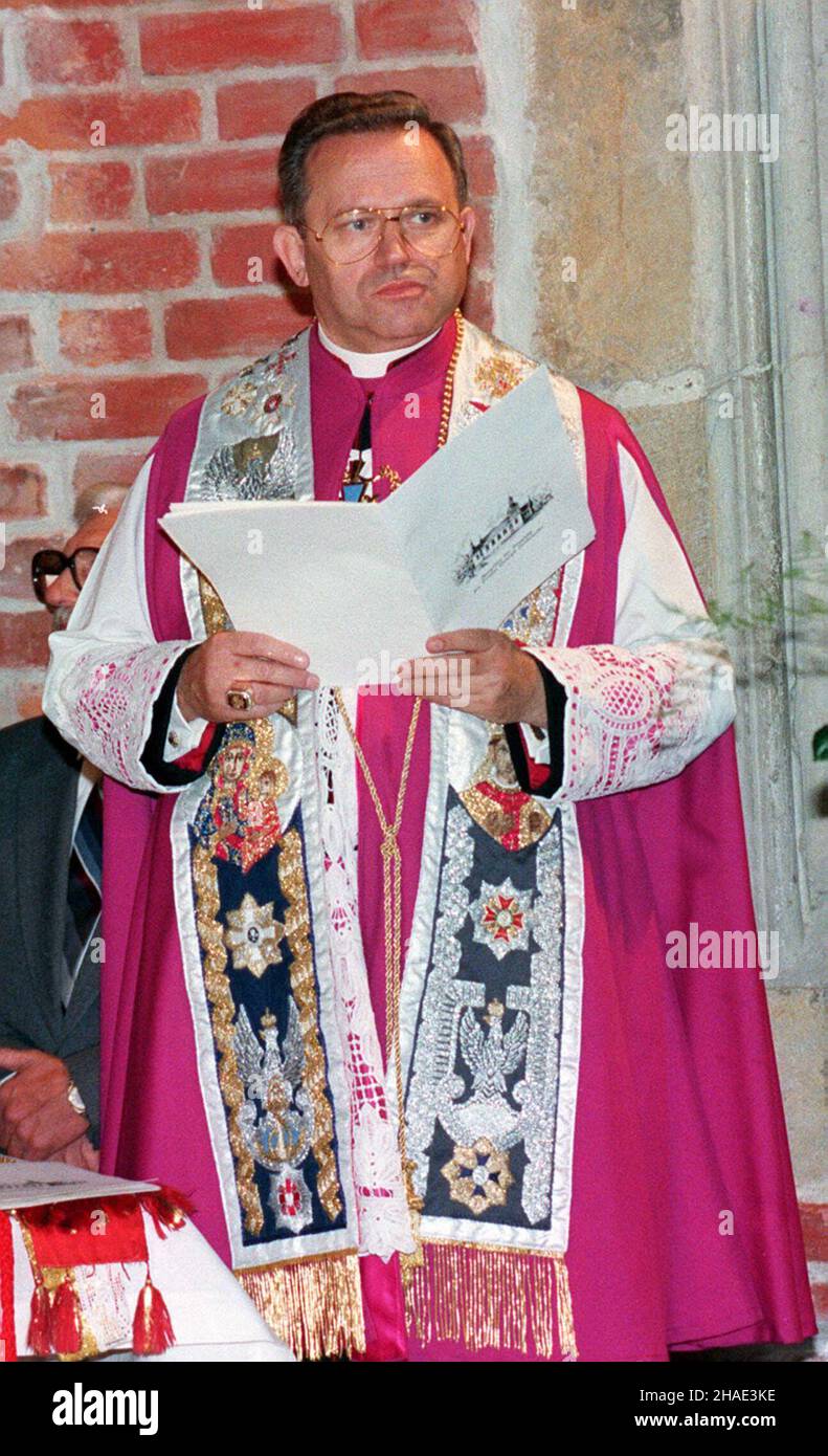 Father henryk jankowski hi-res stock photography and images - Alamy