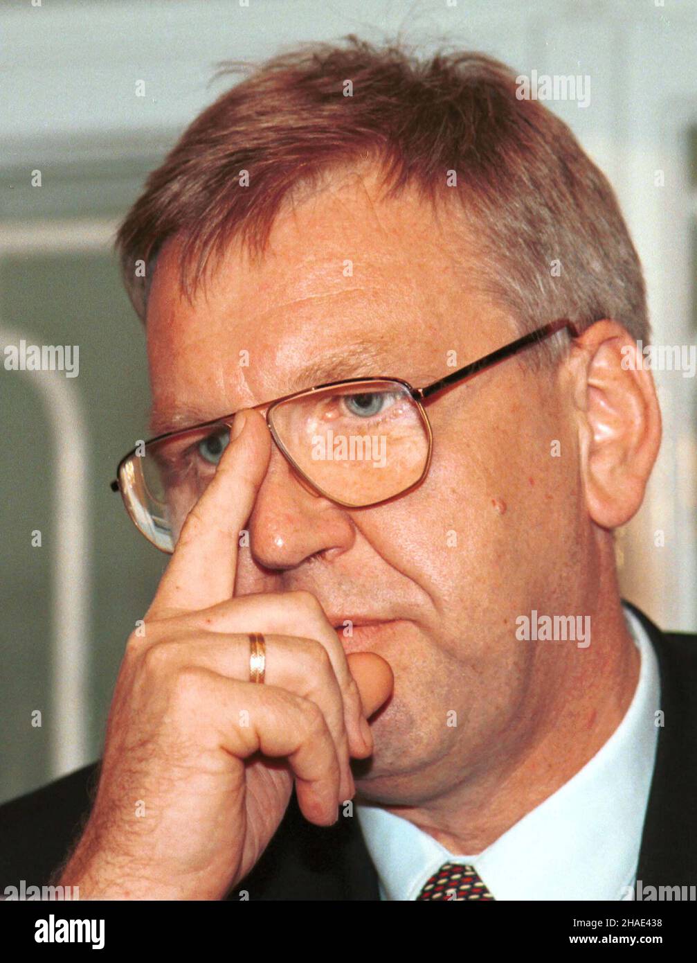 WARSZAWA, 24.10.1995. Kandydat na prezydenta Marek Markiewicz podczas ...