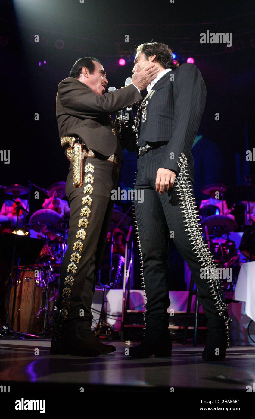 **FILE PHOTO** Vicente Fernandez Has Passed Away. MIAMI, FL - NOVEMBER ...