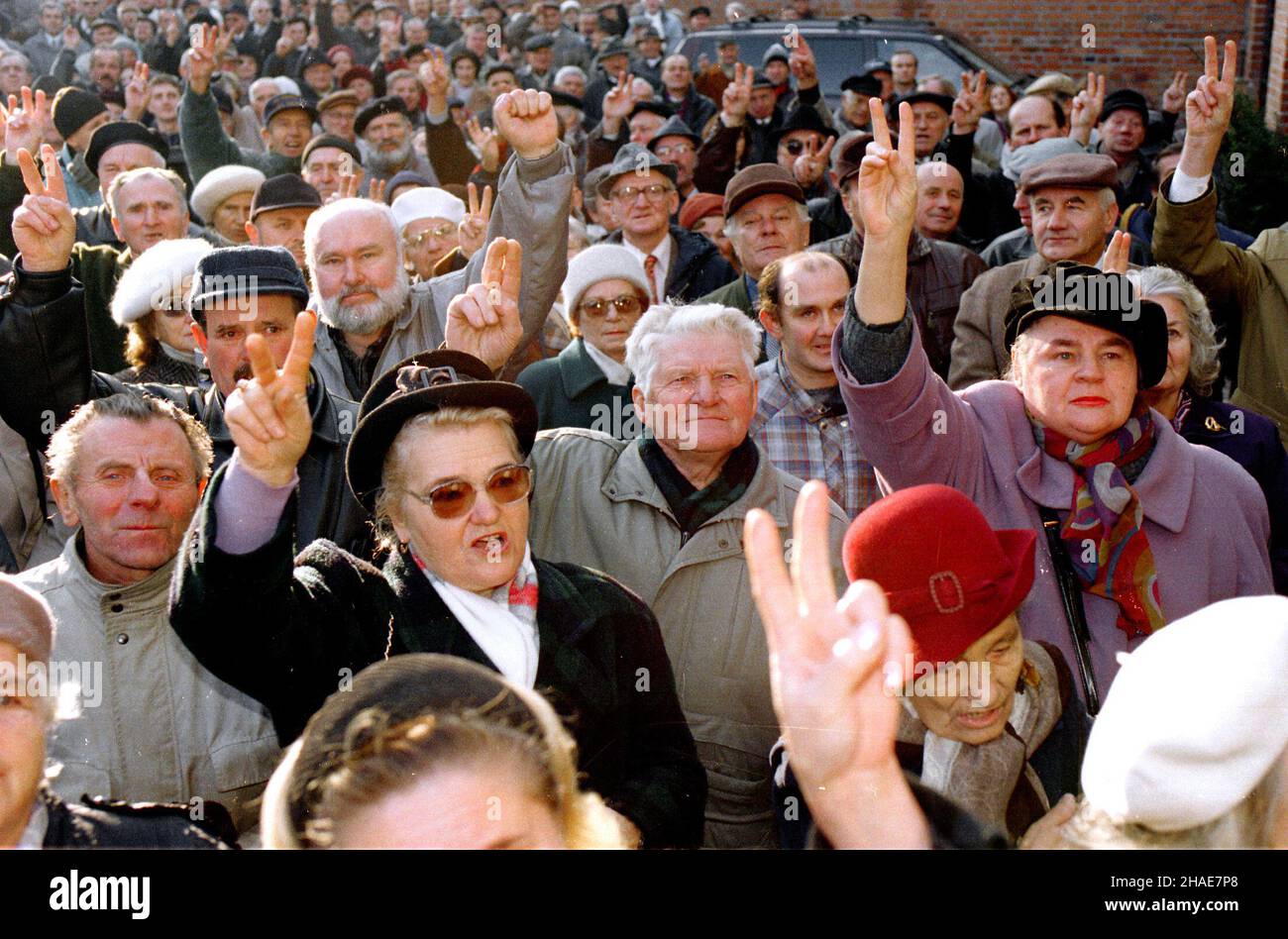 Father henryk jankowski hi-res stock photography and images - Alamy