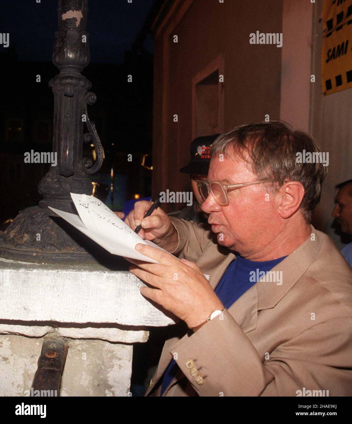 Autografy hi-res stock photography and images - Alamy