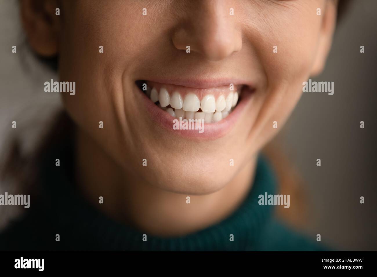 Smiling Latin woman show white healthy teeth Stock Photo - Alamy