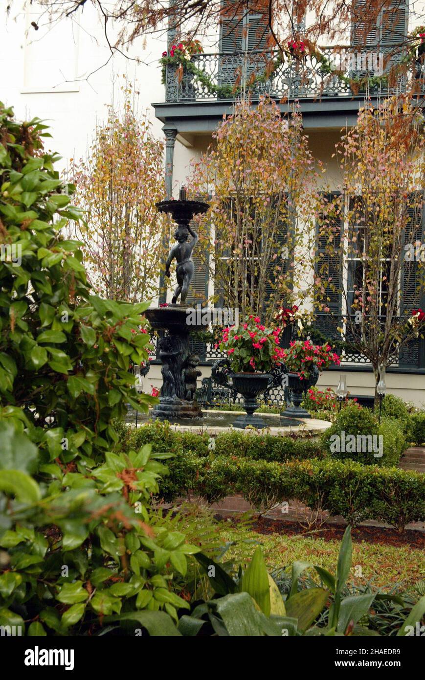 New orleans garden district anne rice hi-res stock photography and ...