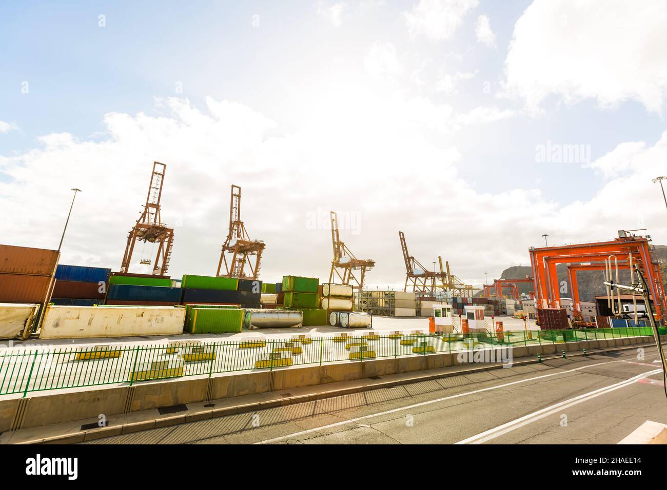Container loading and unloading systems hi-res stock photography and ...