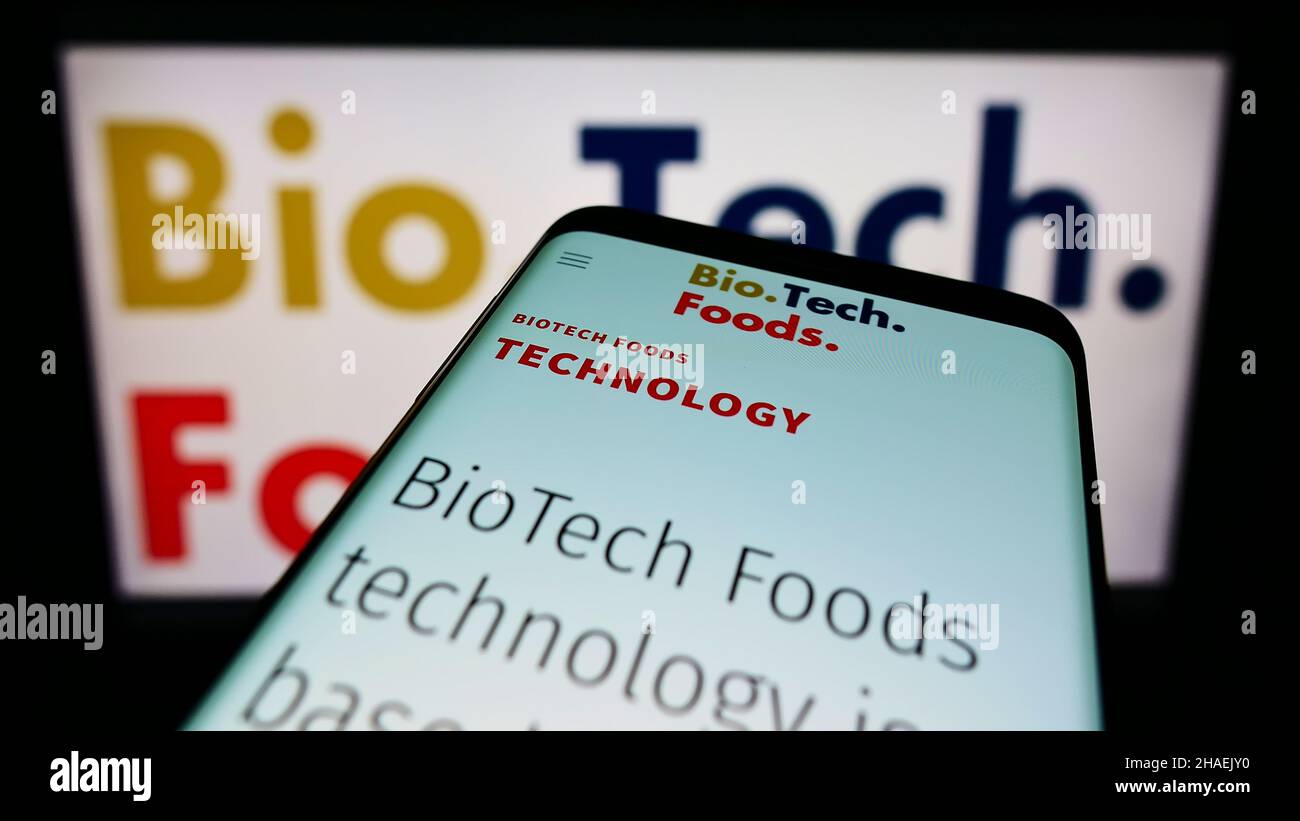 Mobile phone with webpage of Spanish cultured meat company BioTech ...