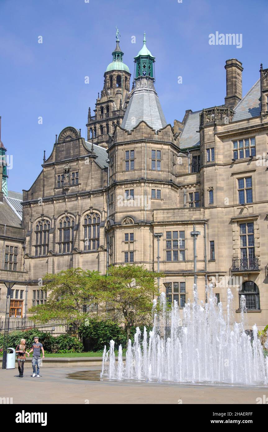 Peace Gardens and Sheffield Town Hall, Millennium Square, Sheffield ...