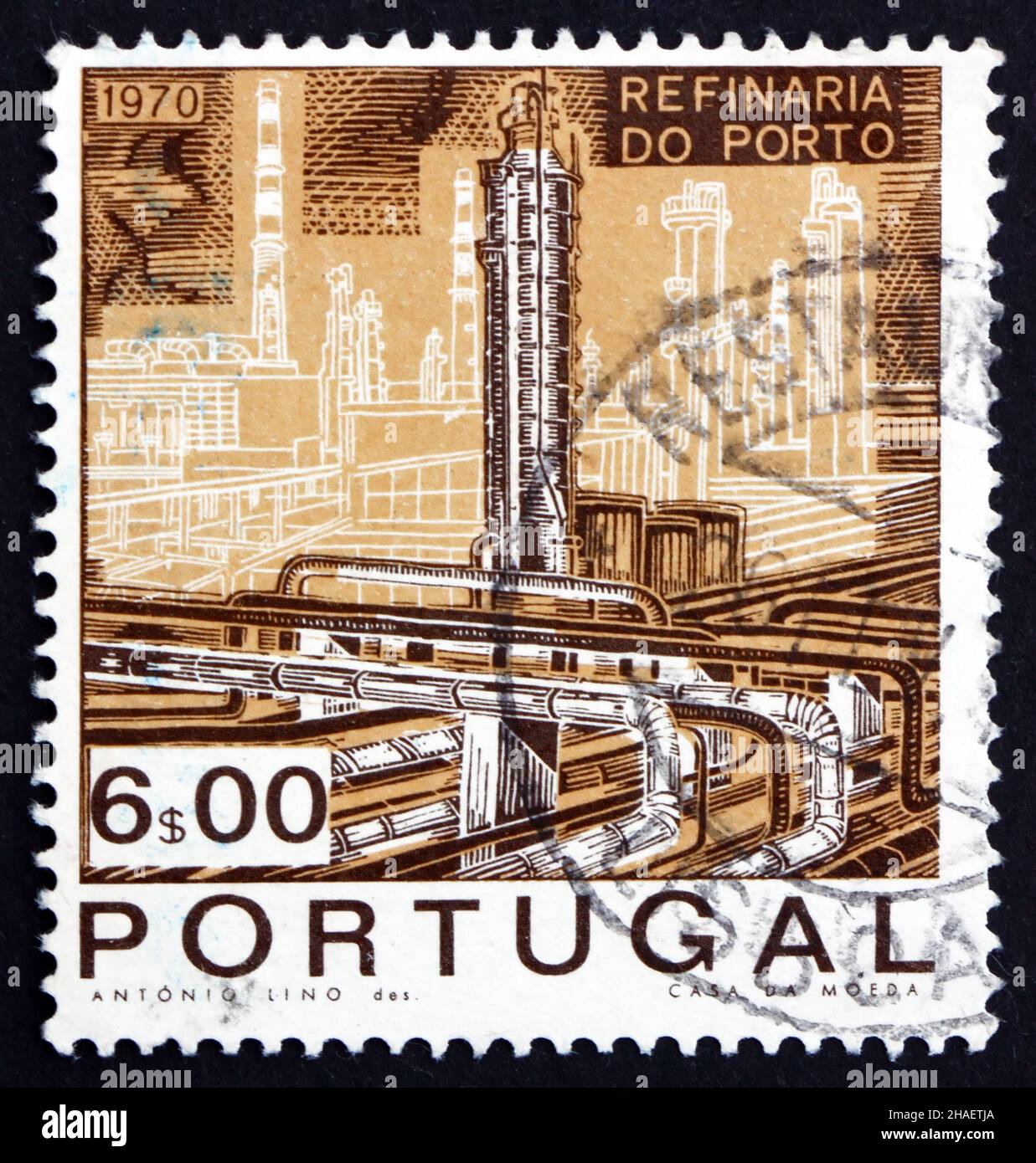 Catalytic cracking tower hi-res stock photography and images - Alamy