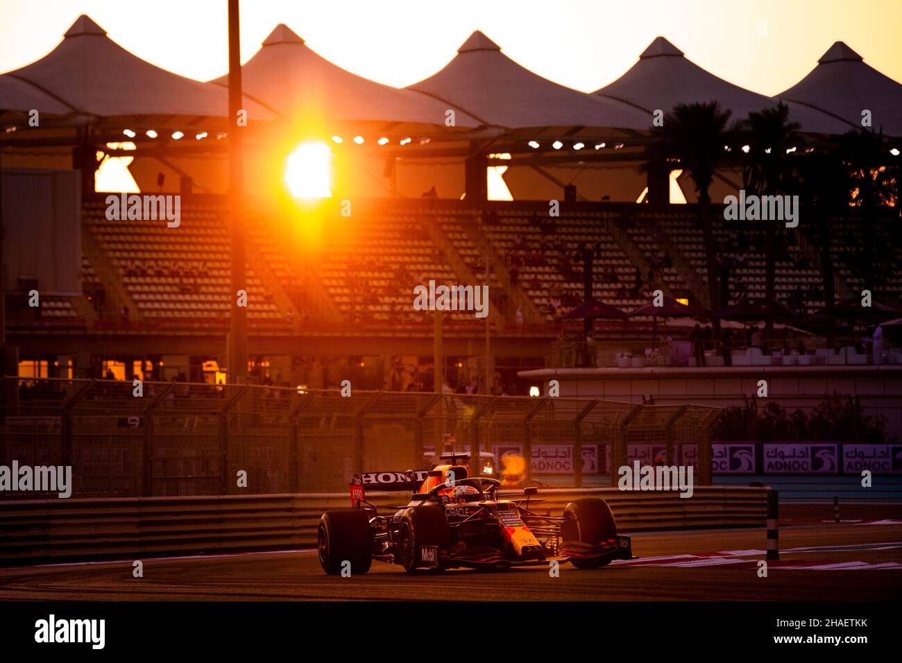 Abu Dhabi, United Arab Emirates. 10th Dec, 2021. # 33 Max Verstappen ...