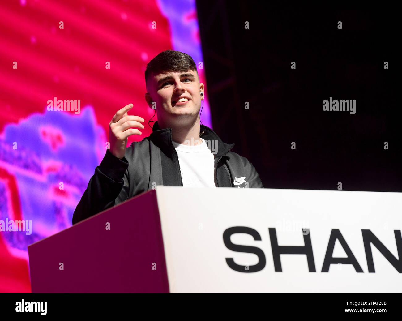 NO ARCHIVE NO SALES EDITORIAL USE ONLY Shane Codd performs on stage ...