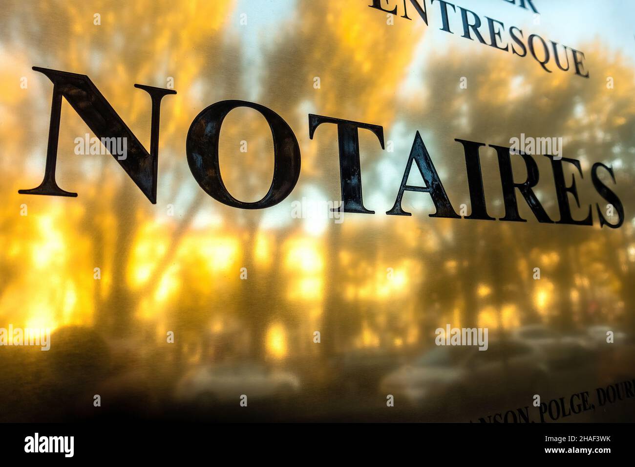 Brass Notaires sign on an office wall Stock Photo - Alamy