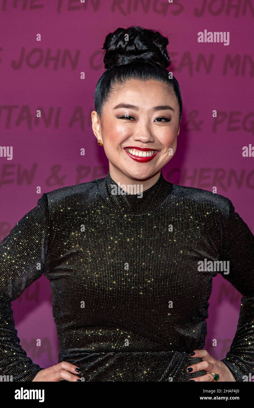Comedian sherry cola hi-res stock photography and images - Alamy
