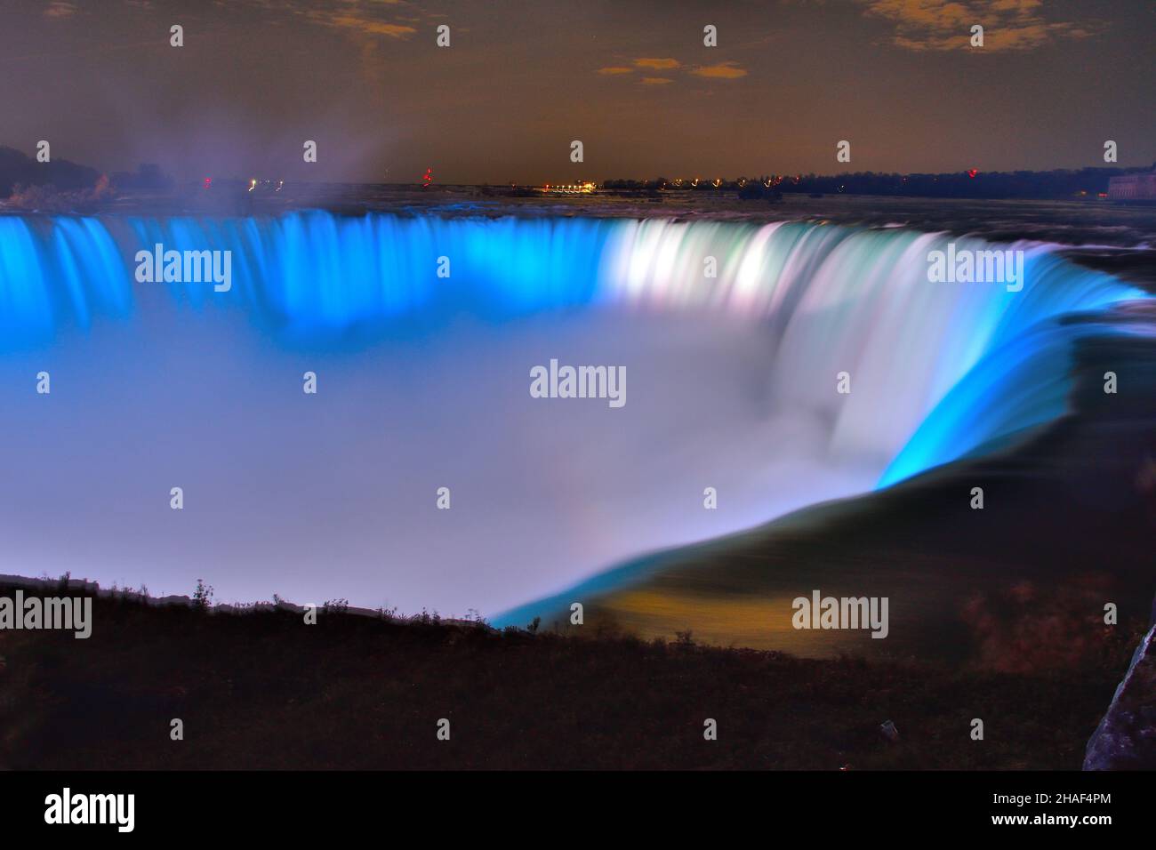 Stamp falls hi-res stock photography and images - Alamy