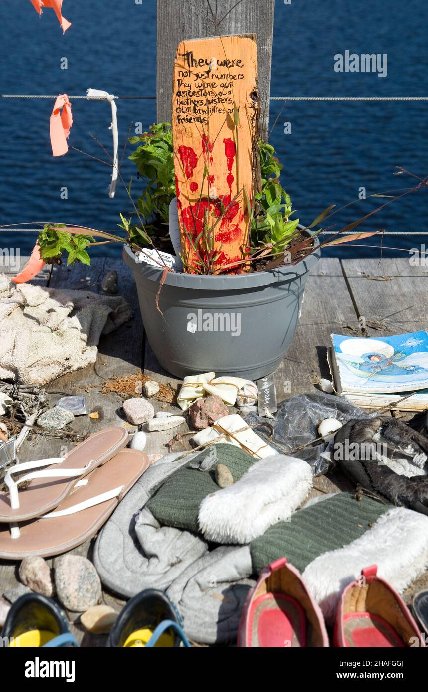 Children vertical hi-res stock photography and images - Alamy