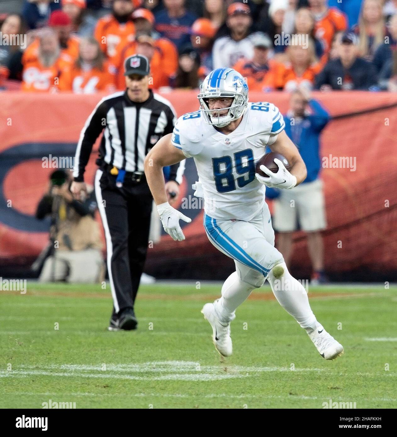 Denver, Colorado, USA. 12th Dec, 2021. Lions TE BROCK WRIGHT makes a ...