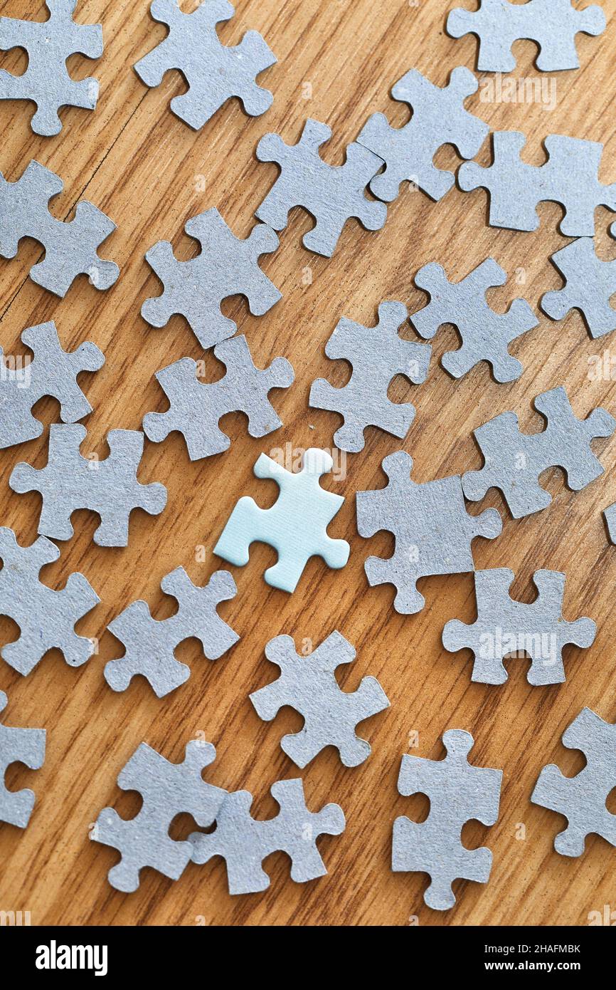 Jigsaw puzzle pieces messy hi-res stock photography and images - Alamy