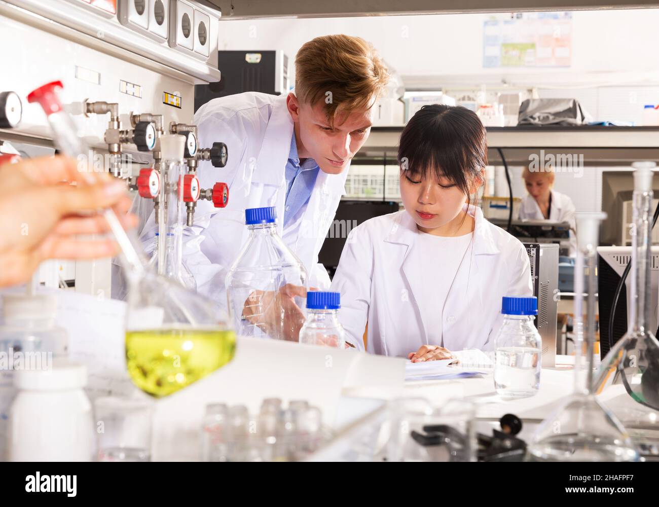 Scientific observation noting hi-res stock photography and images - Alamy
