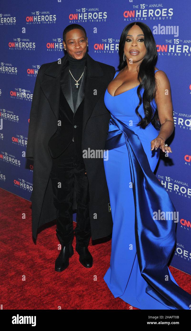 New York, USA. 12th Dec, 2021. L-R: Jessica Betts and Niecy Nash attend ...
