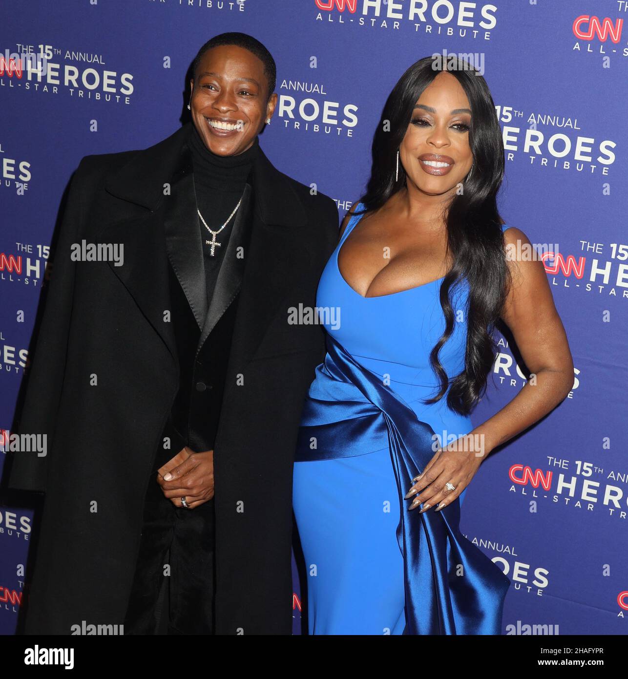 December 12, 2021, New York, New York, USA: JESSICA BETTS and NIECY ...