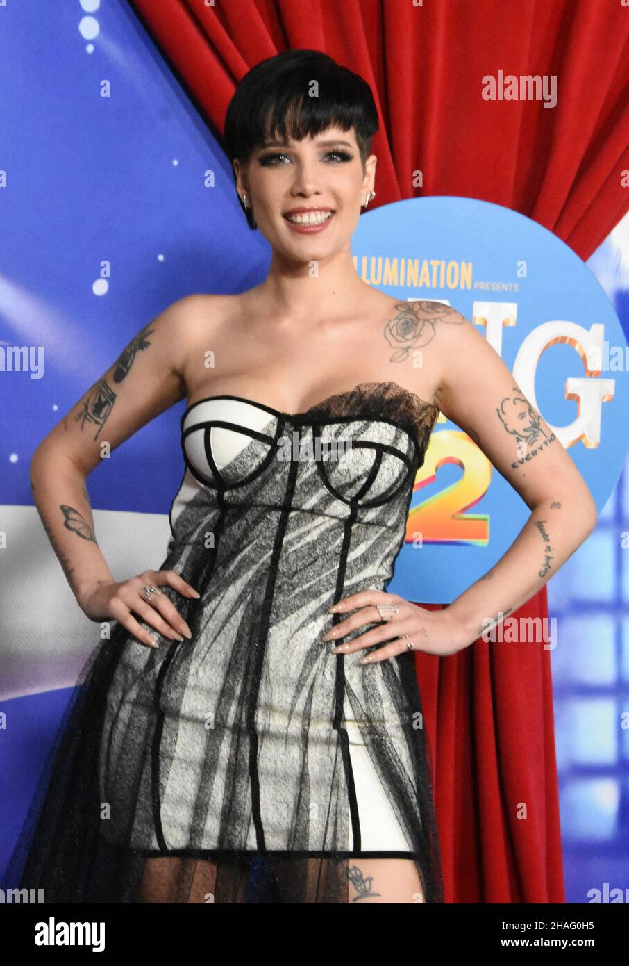 Los Angeles, California, USA 12th December 2021 Singer Halsey attends ...