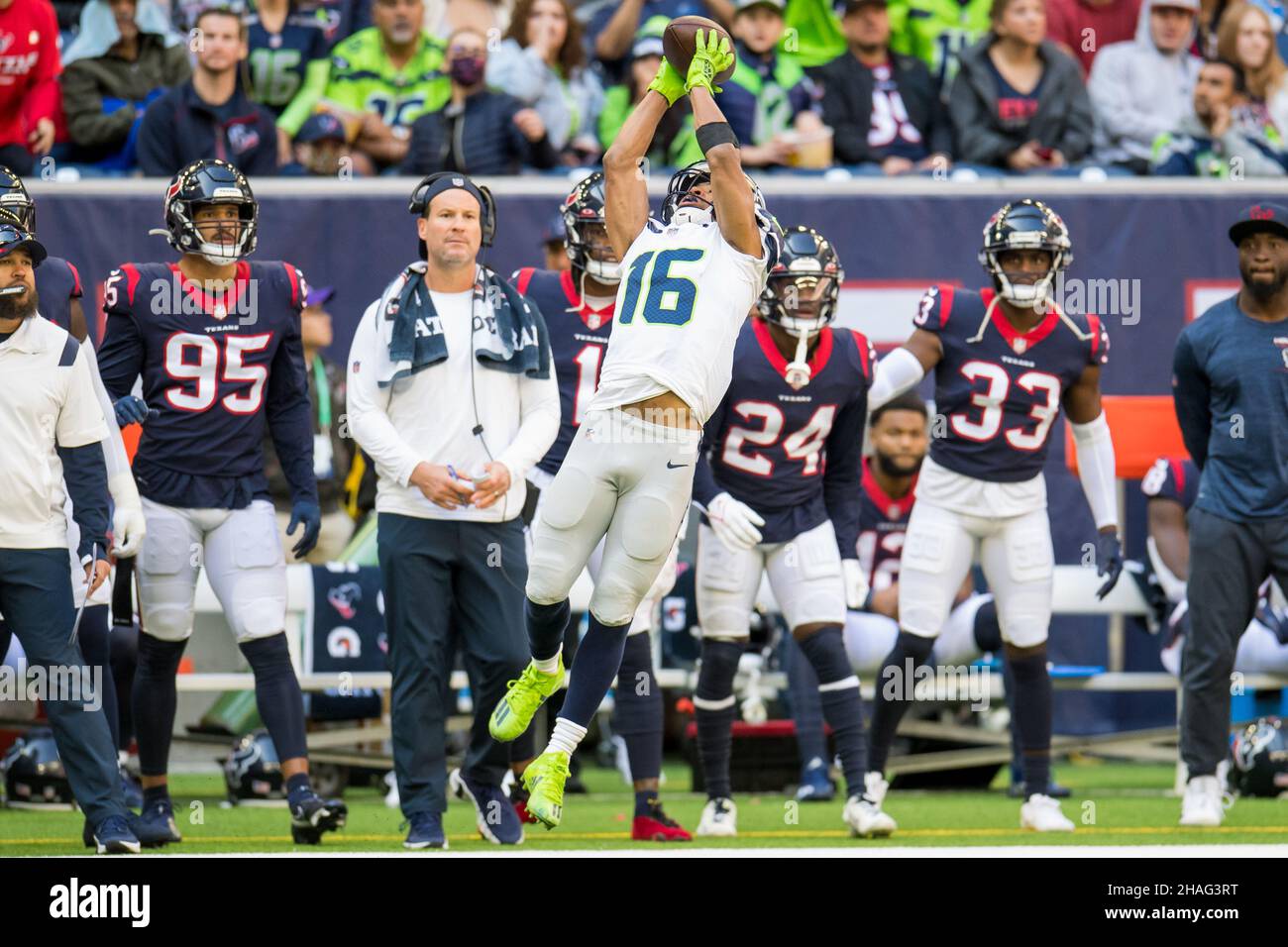 December 12, 2021: Seattle Seahawks wide receiver Tyler Lockett (16 ...