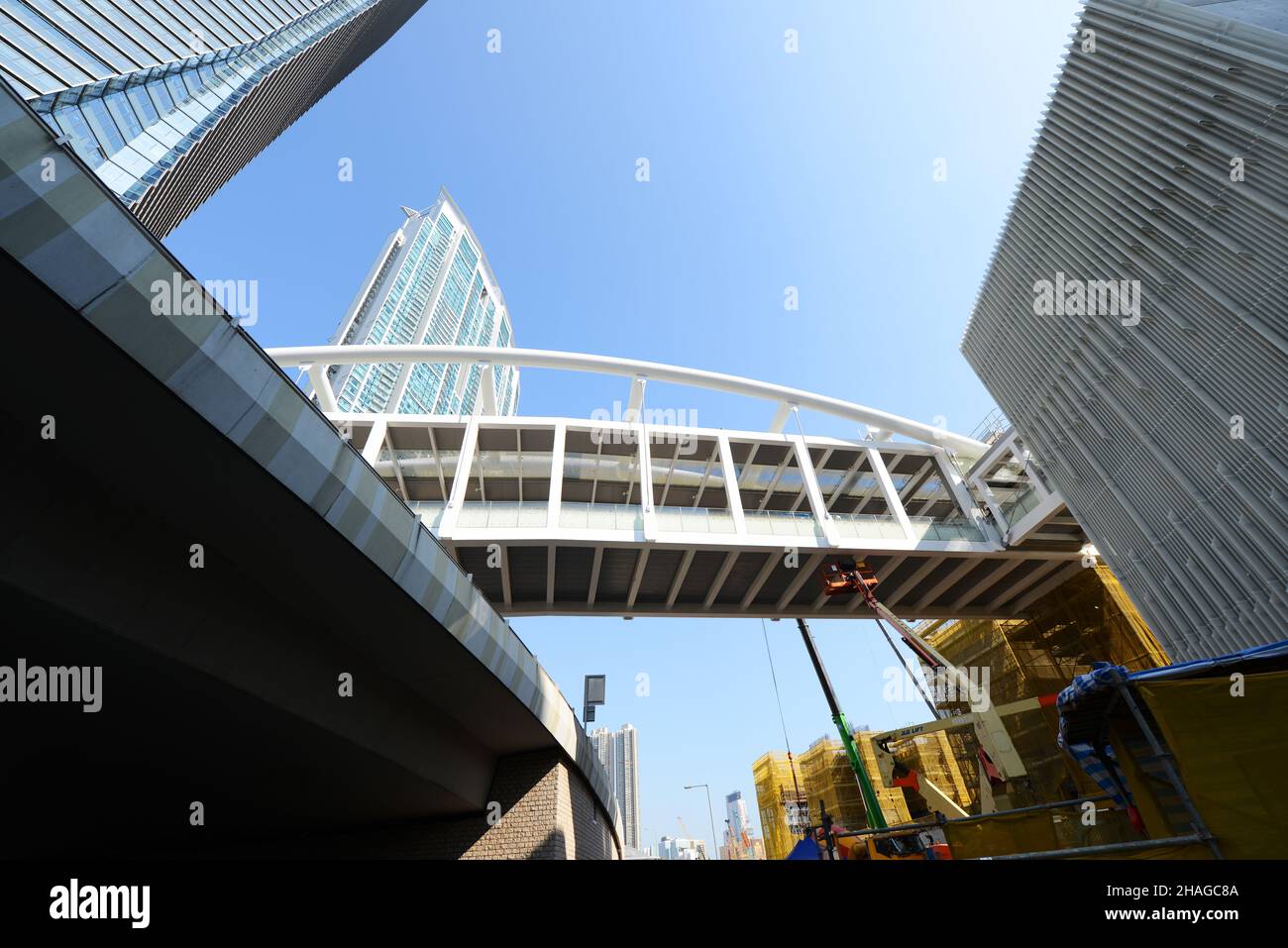 A new pedestrian bridge connecting the West Kowloon cultural district ...