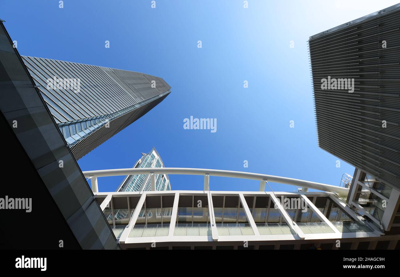 A new pedestrian bridge connecting the West Kowloon cultural district ...