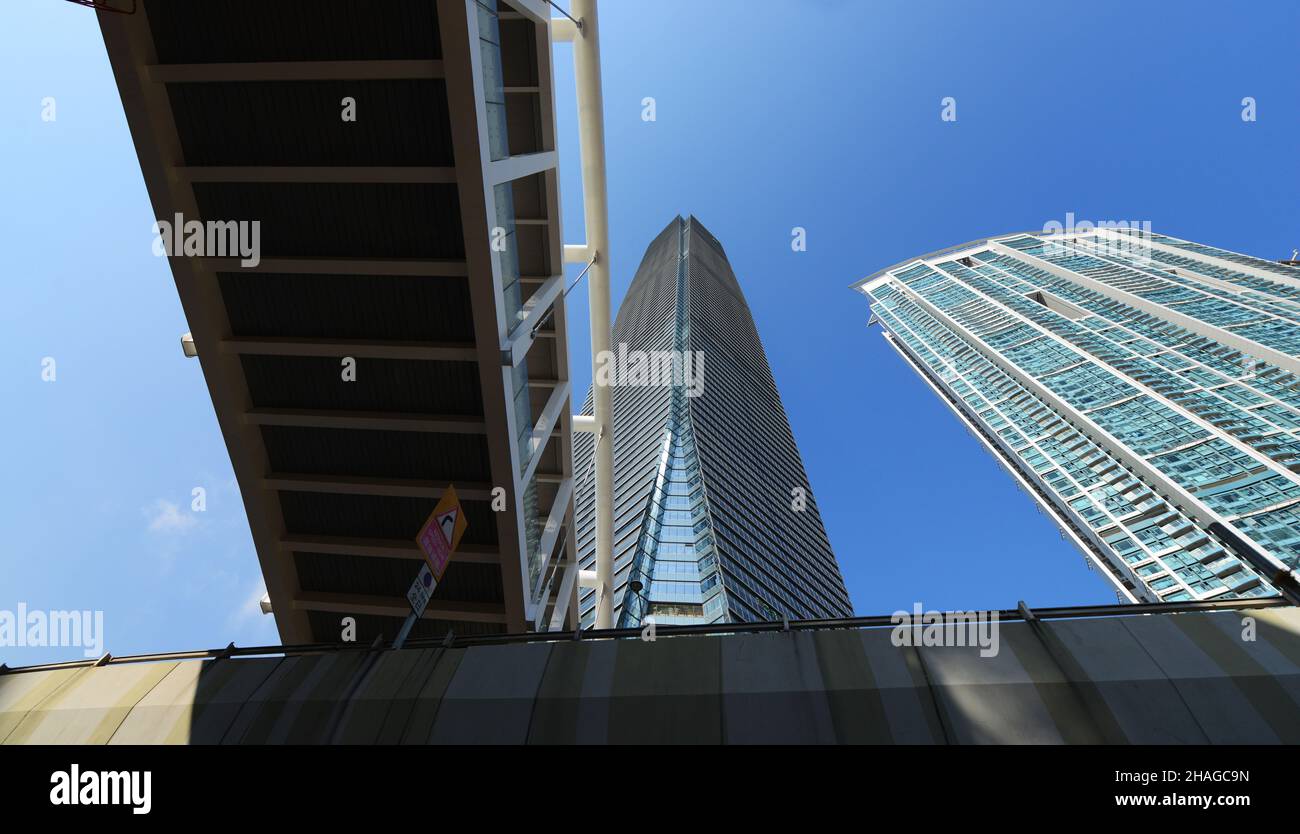A new pedestrian bridge connecting the West Kowloon cultural district ...