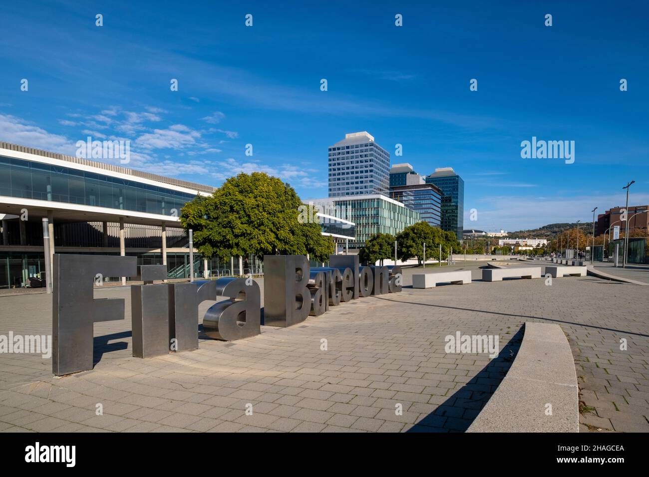 Contemporary architecture in the urban landscape of the Hospitalet de ...