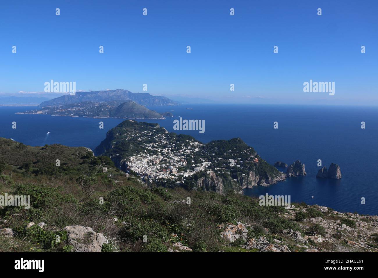 Capri island, Tyrrhenian Sea off the Sorrentine Peninsula, Gulf of ...