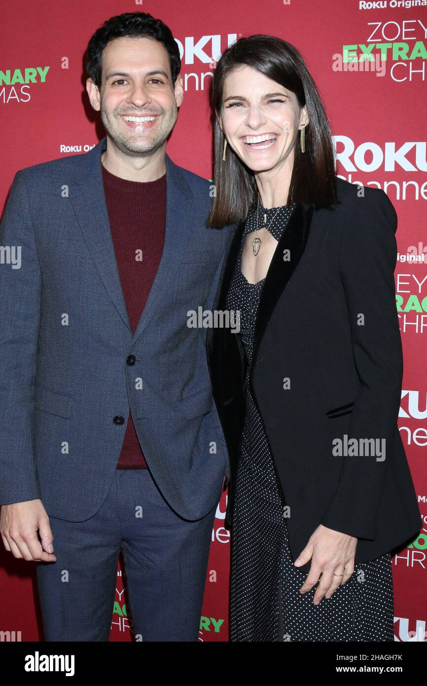 LOS ANGELES - NOV 30: Andrew Leeds, Lindsey Kraft at the Zoey's ...