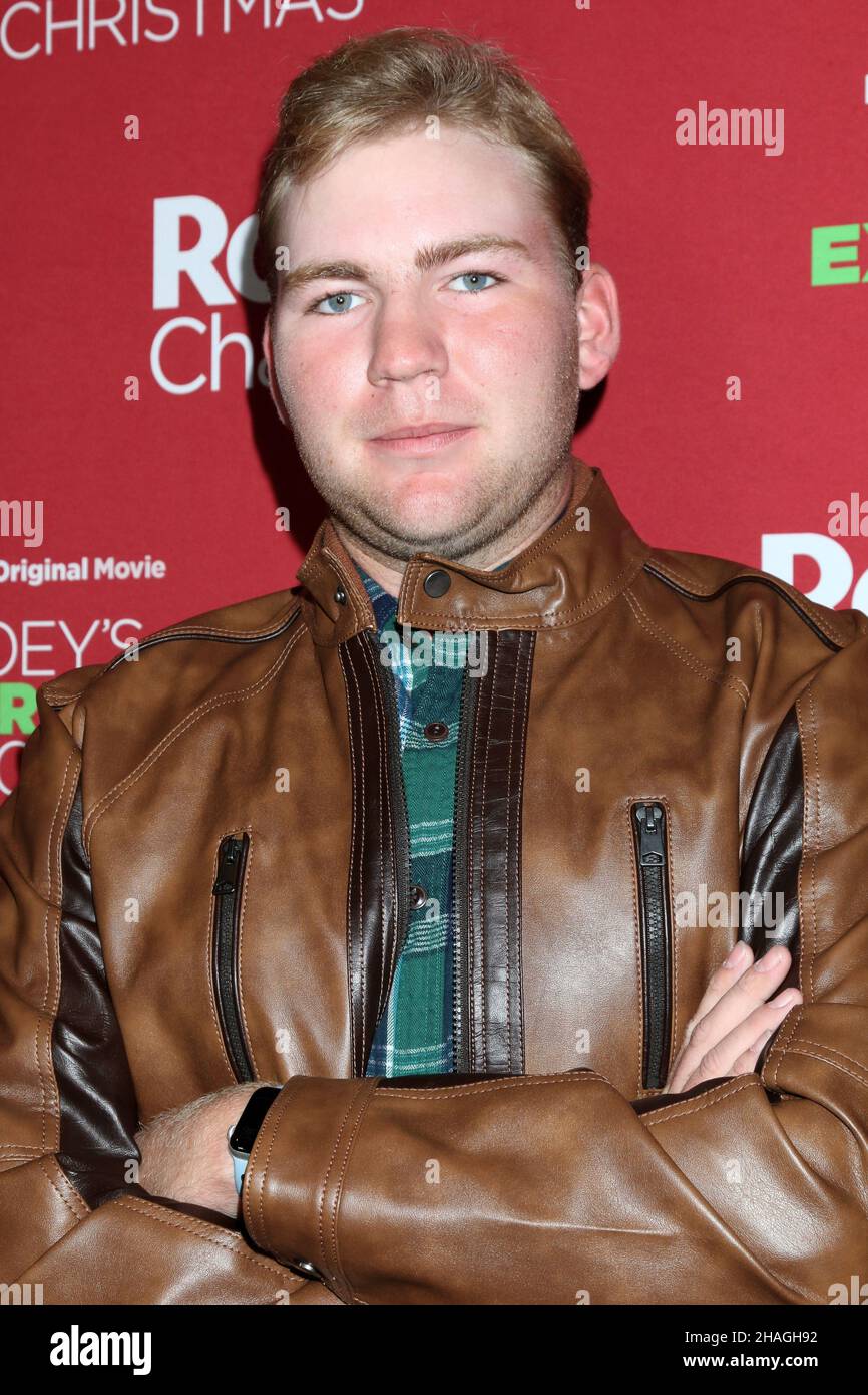 LOS ANGELES - NOV 30: Connor Dean at the Zoey's Extraordinary Christmas ...